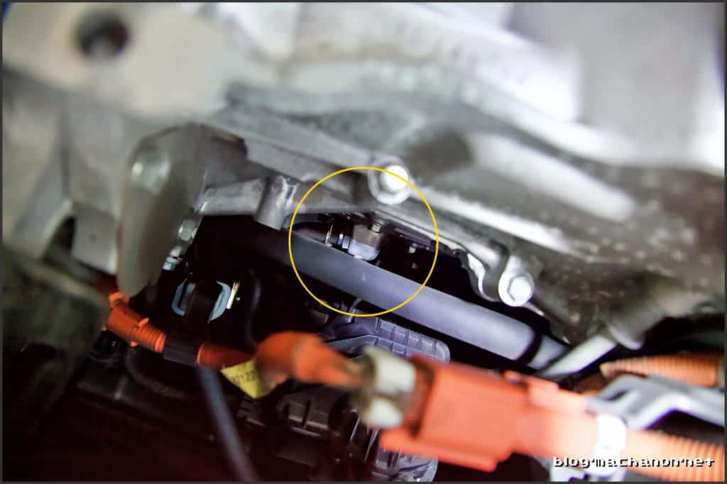 DIY: How to Replace the Positive Crankcase Ventilation Valve (PCV) On ...