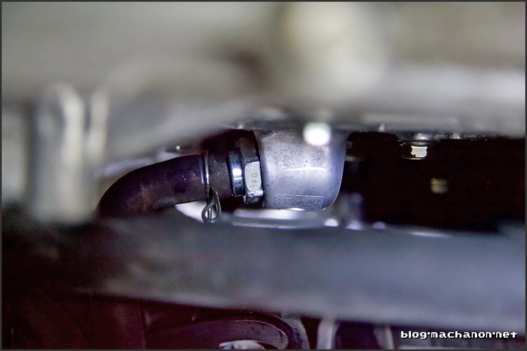 DIY: How to Replace the Positive Crankcase Ventilation Valve (PCV) On ...